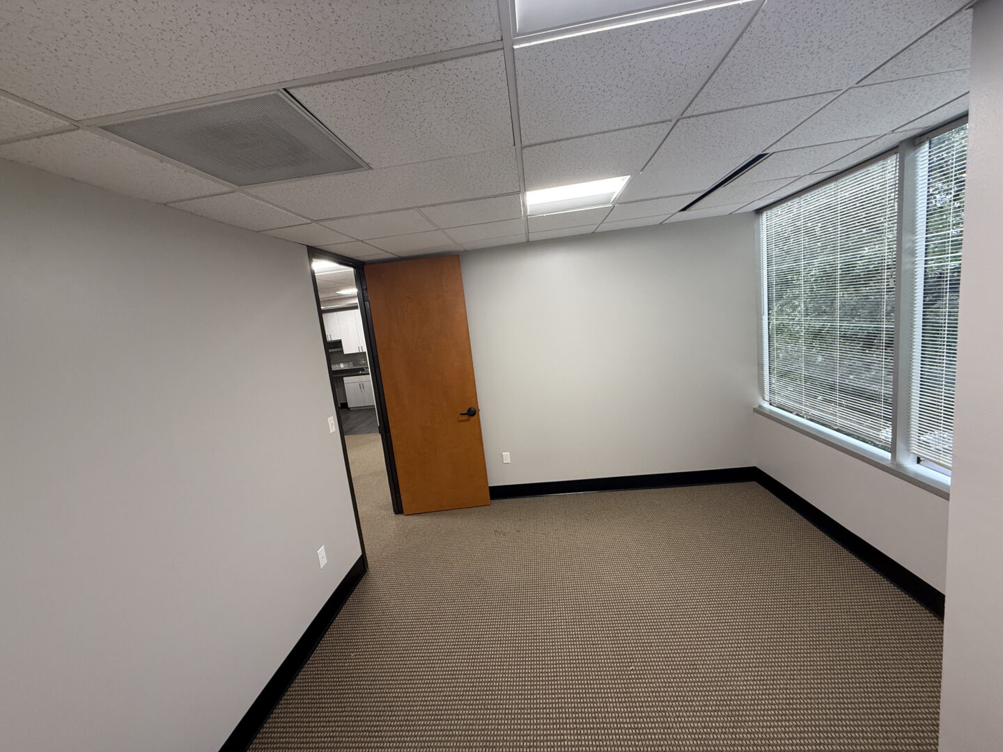 Parkway Plaza II @ 14114 Dallas Parkway in Texas | Good Signature